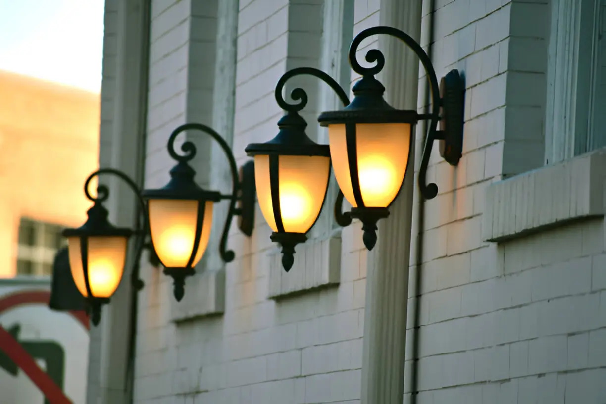 Charming Outdoor Coach Lights for Style and Safety